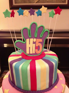 Pink Oven Cakes and Cookies: Hi 5 Cake