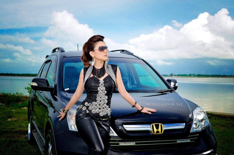 Actor Nan Su Yati Soe Vs Black Honda CRV