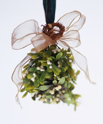 Quintessentially Flowers: Magic Mistletoe!