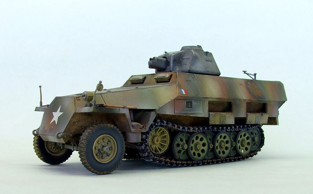 SdKfz 251/1 Ausf D with APX french turret - Missing-Lynx
