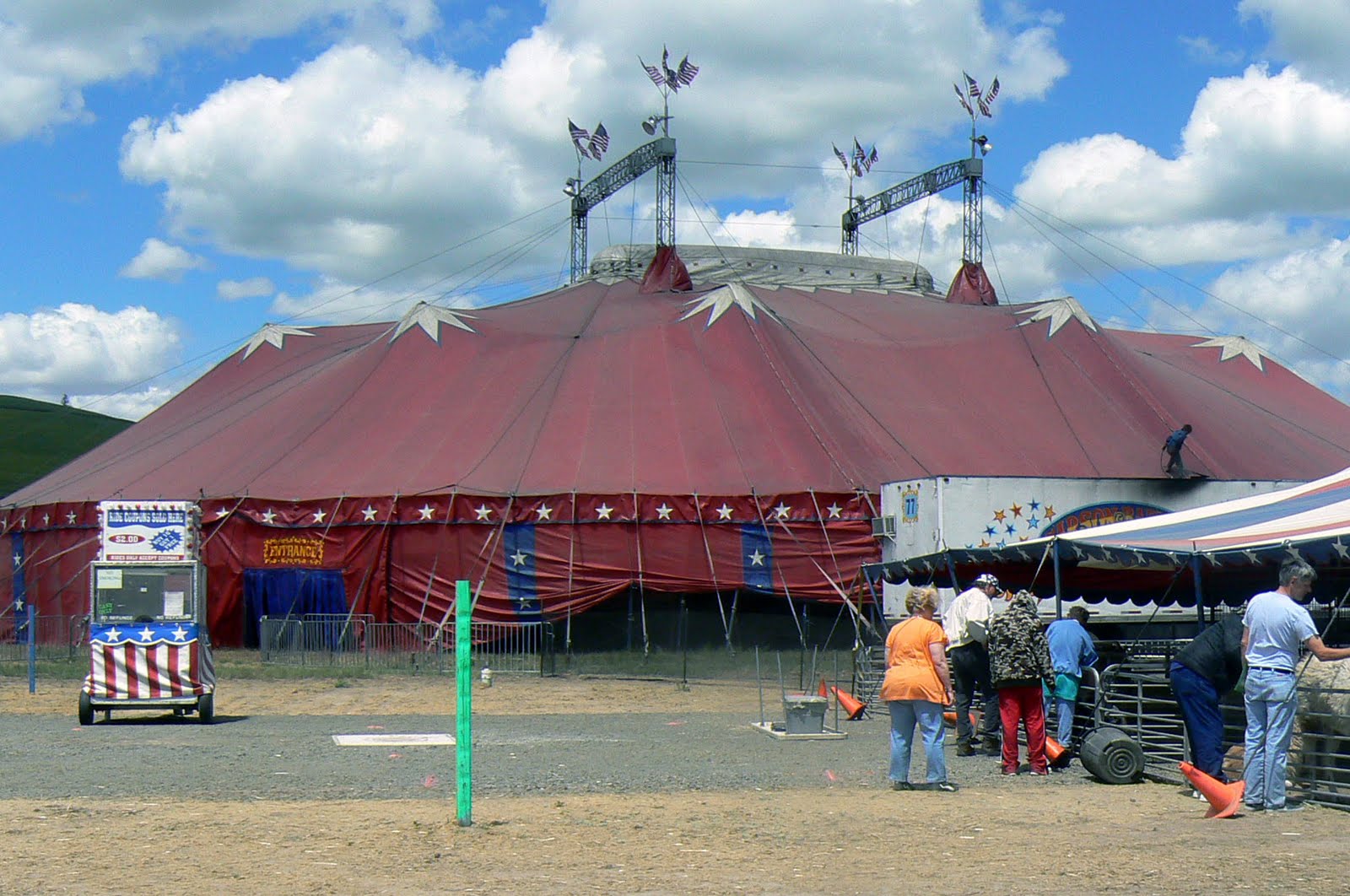 Life with the Leonard’s: Fun Under the Big Top