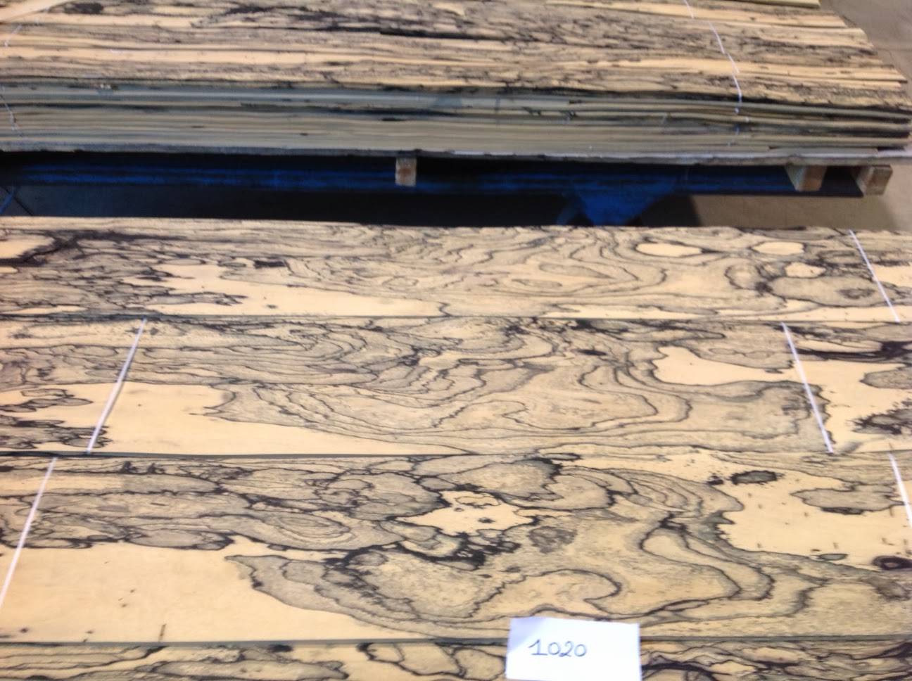 BOIS DE PLACAGE TRANCHE: Lot d'Ebène Blanc à VENDRE