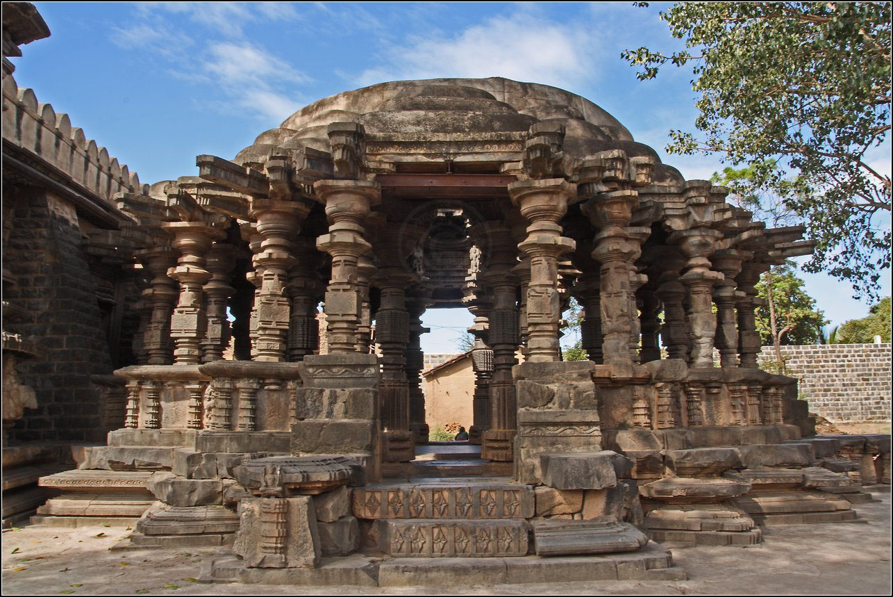 Pyarabola: Khidrapur: Grandeur Carved in Stone
