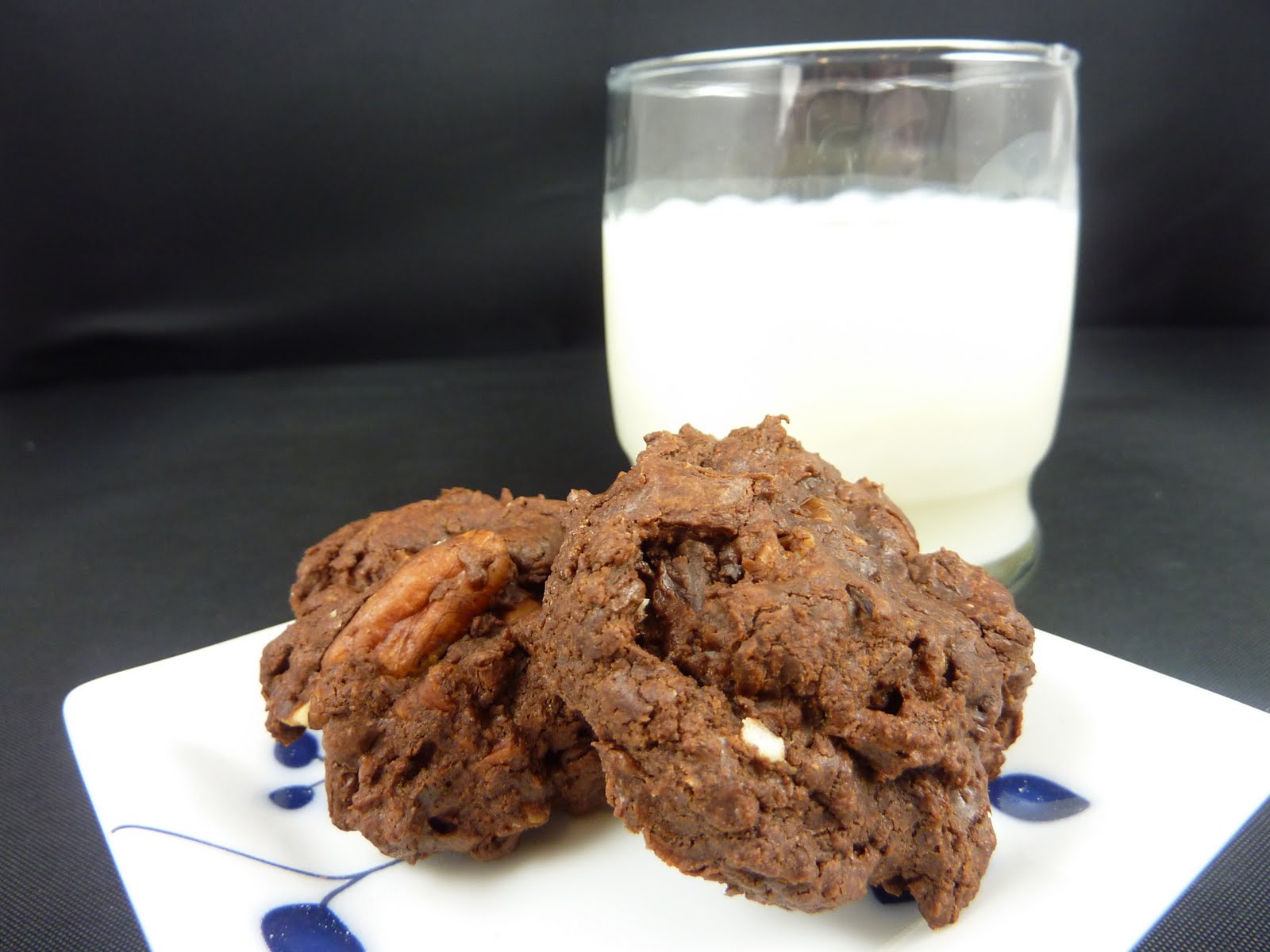 Cookies on Friday: Chocolate Pecan Cluster Cookies