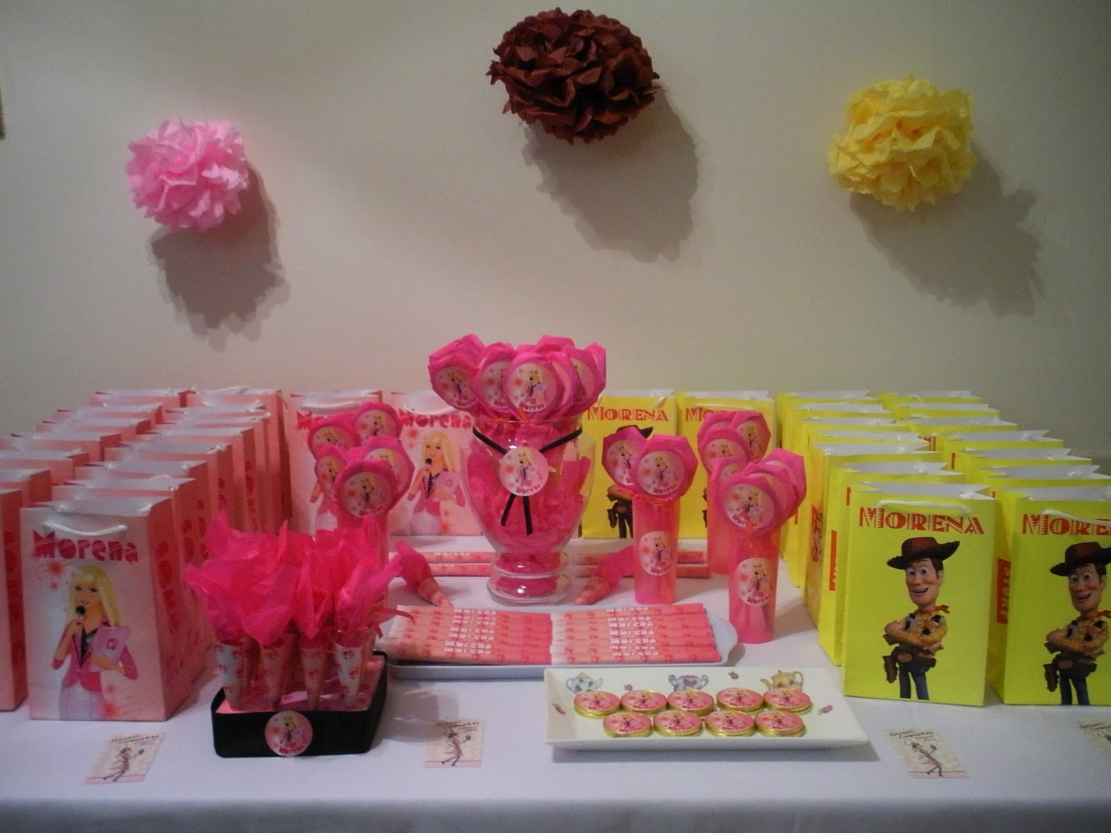 Gaiael Cupcakes, pasteleria de diseño.: Candy bar Barbie para Morena.