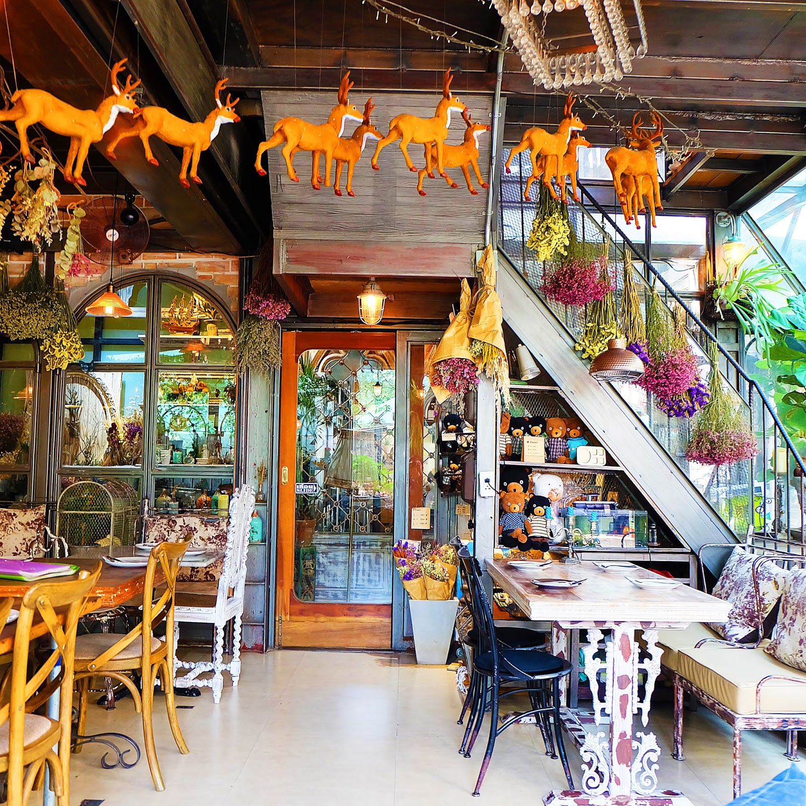 REVIEW: B-STORY CAFE IN BANGKOK
