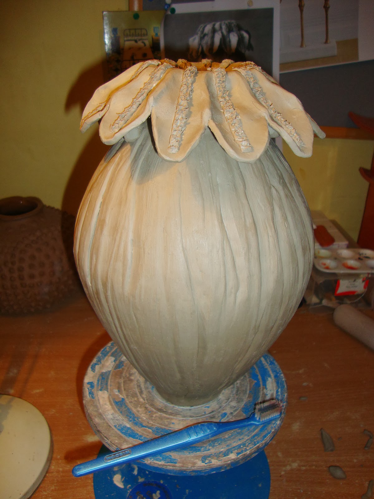 Wendy Wallwork Ceramics: Poppy pod