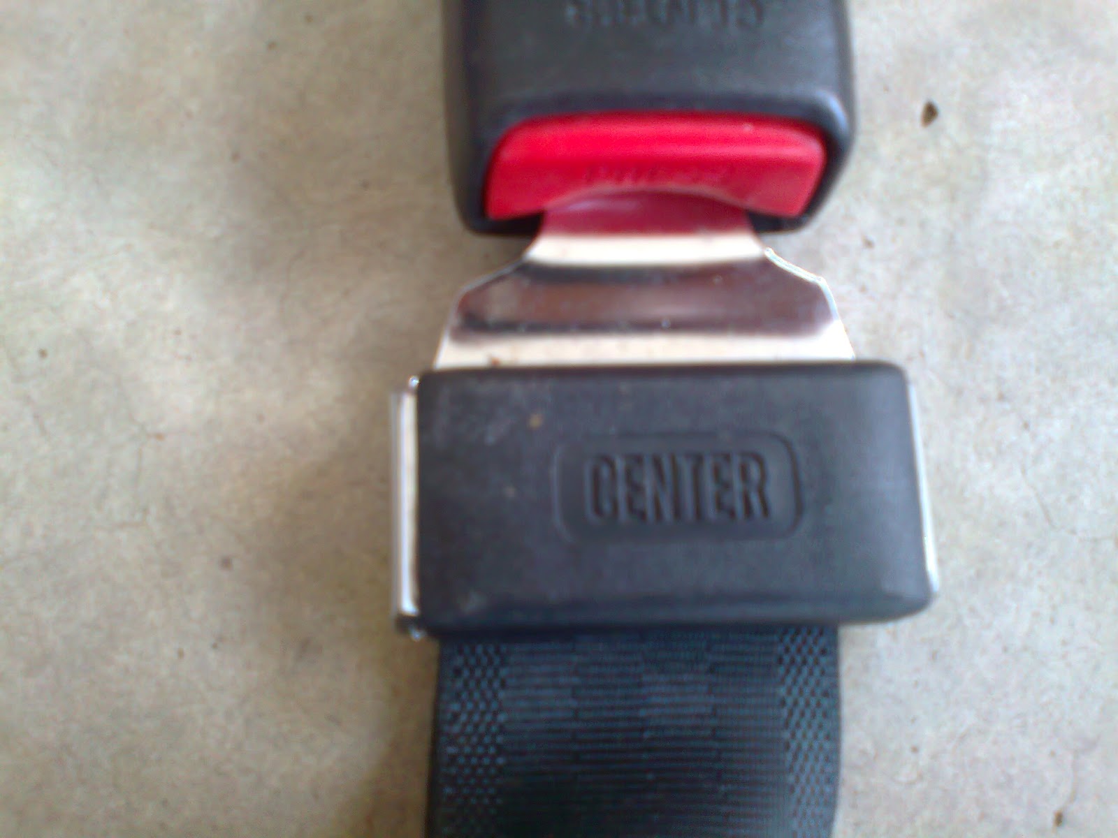 Peter Auto Parts: black center seat belt