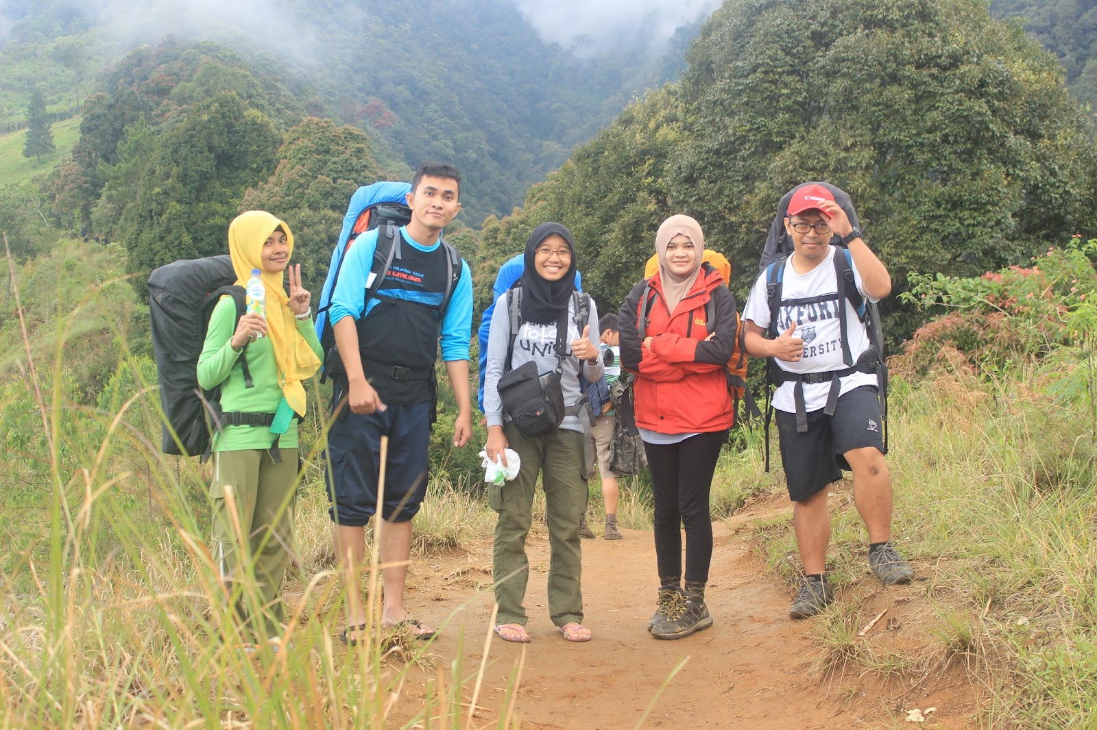Perlengkapan Mendaki Gunung: Perlengkapan Mendaki Gunung Untuk Wanita