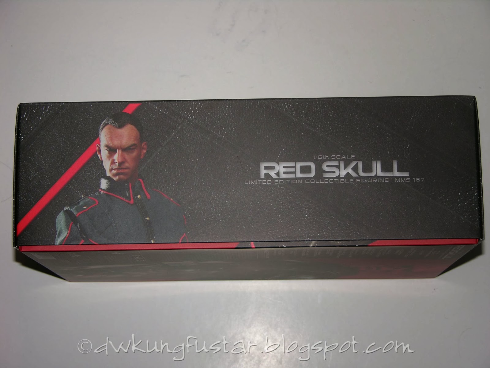 The Fire Rises as The Force Awakens: Hot Toys - Red Skull - Un-Boxing ...