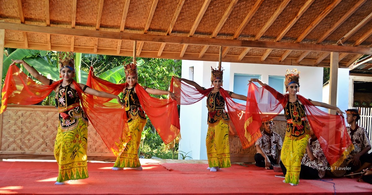 Mengintip Kehidupan Suku Osing Di Desa Adat Kemiren