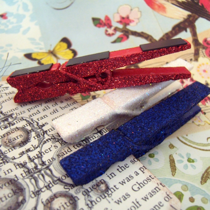 Glitter Tart Designs: Glittered Clothespin Magnets Tutorial