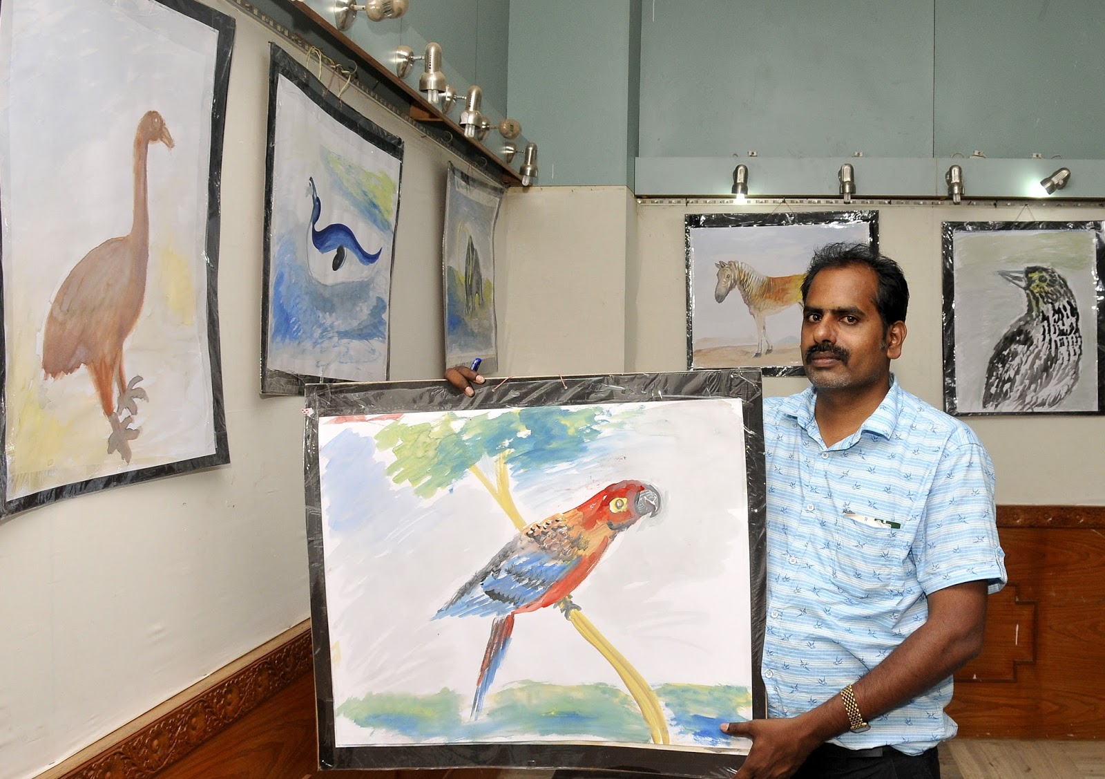 Odyssey on a pen: This artist sketches animals in extinct on canvas