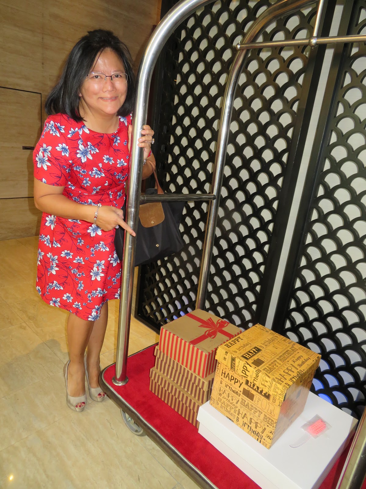 Kee Hua Chee Live!: SHARON LIAN AND CYNTHIA LOW HOSTED JOINT BIRTHDAY ...