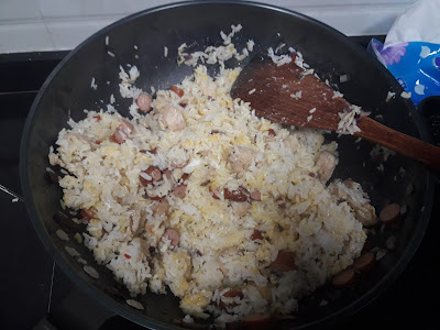 A Scotsman in Buckingham: Neil's Chicken 'n' sausage egg fried Rice