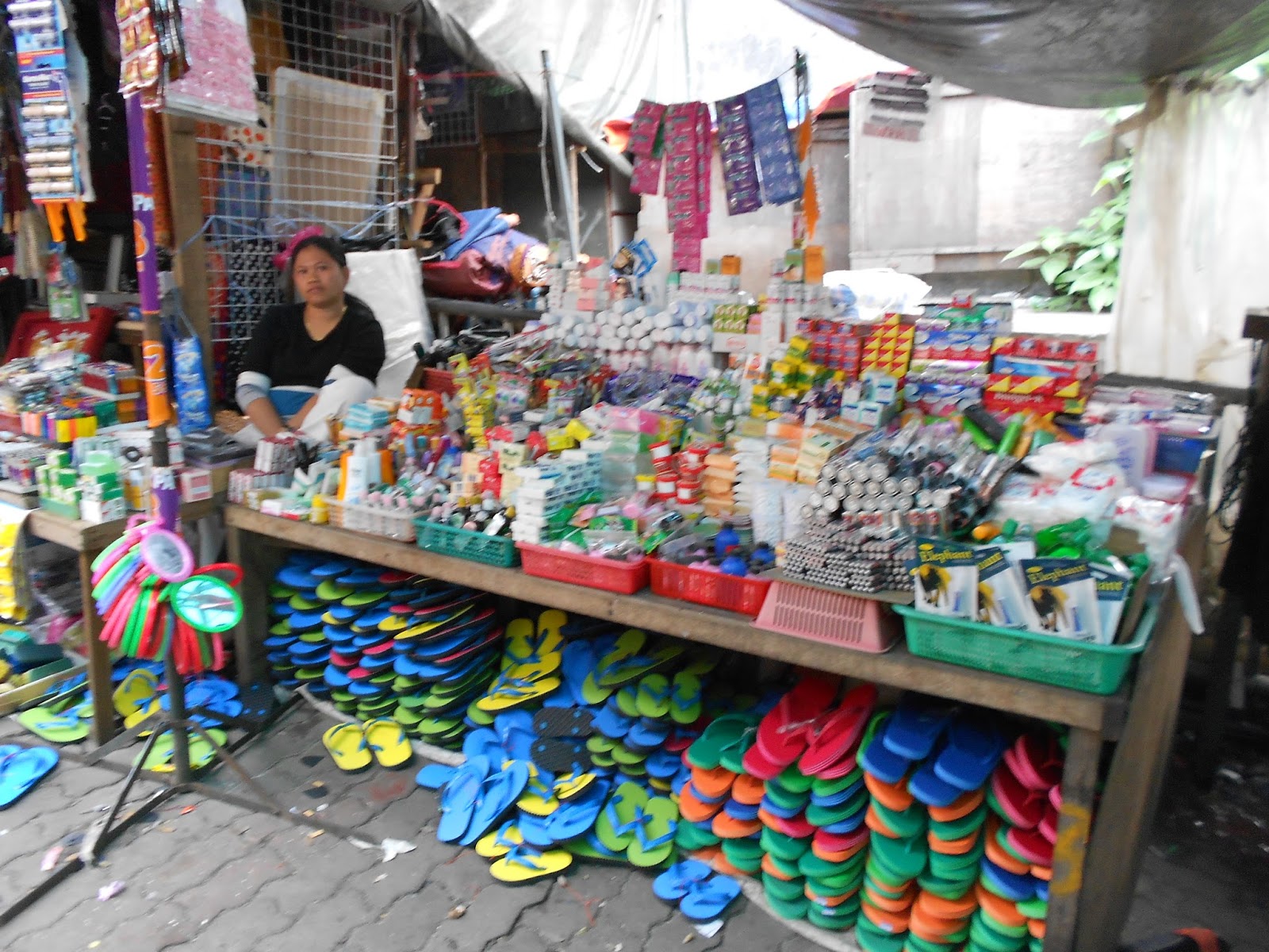 FREELITTLEBRAIN: Semporna Small Petty Traders