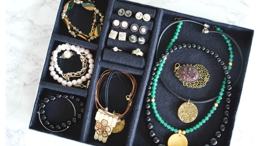 Vikalpah: DIY Organizer Tray from Ferrero Rocher box with multiple uses