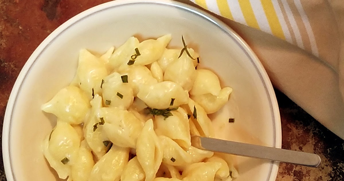 A Bite to Eat: Creamy Garlic Shells