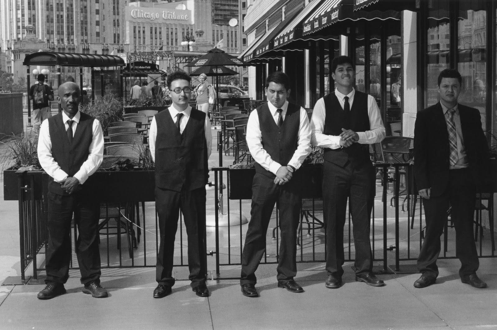 brennanprobst.com: Print: Waiters Waiting