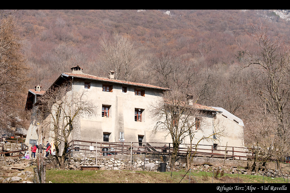 Hiking in Canzo (Como): Rifugio Terz'Alpe