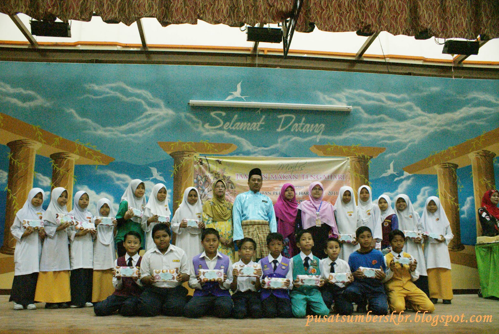 BULETIN SK BUKIT RIMAU: MAJLIS PENUTUPAN MINGGU PSS & PENYAMPAIAN HADIAH