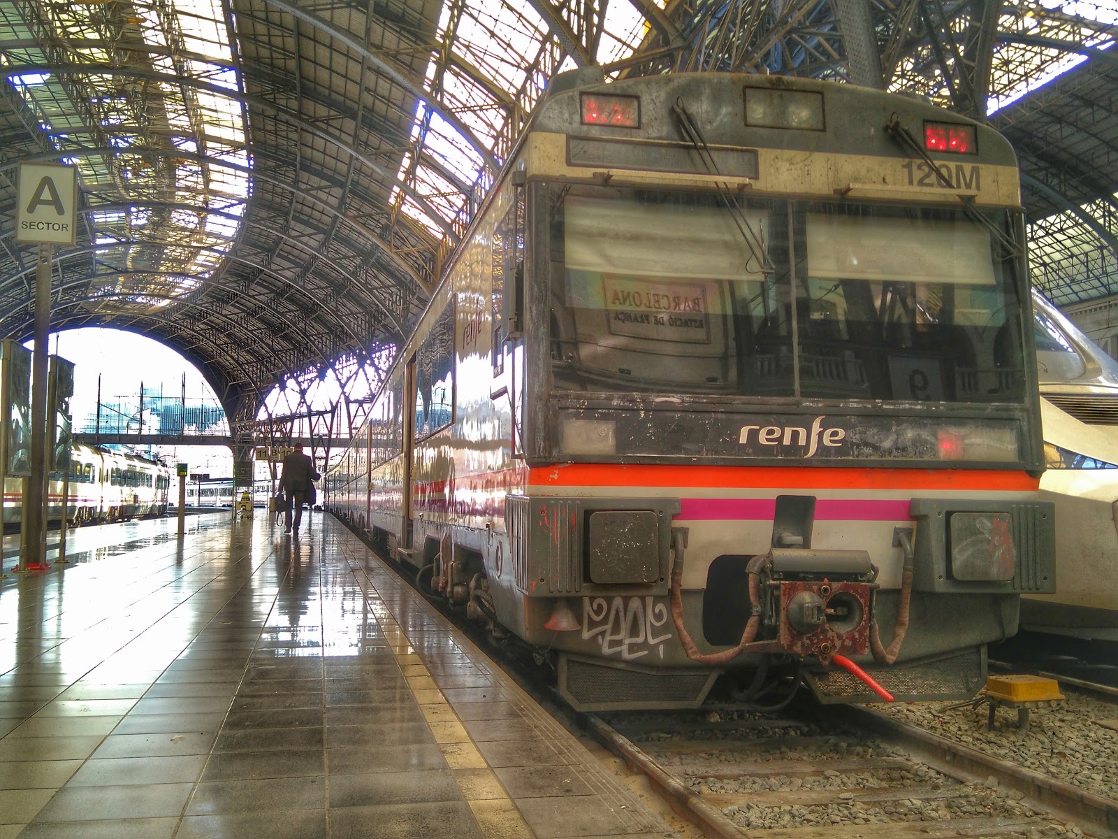 TRENS ELÈCTRICS DE CATALUNYA: UT 440/440R i 470