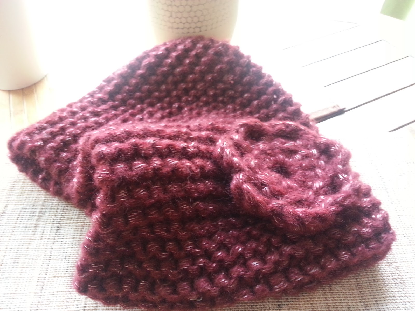 Tirade et Pelote: Snood au point mousse et fleur au crochet