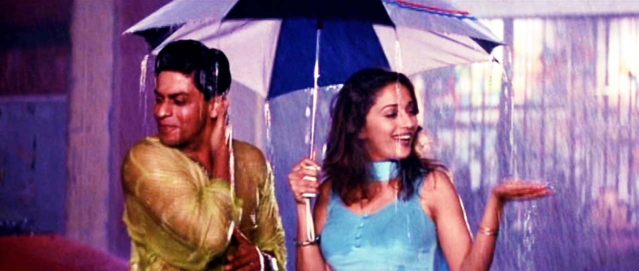 Madhuri - SRK Sizzling Snaps From 'Koi Larki Hai'