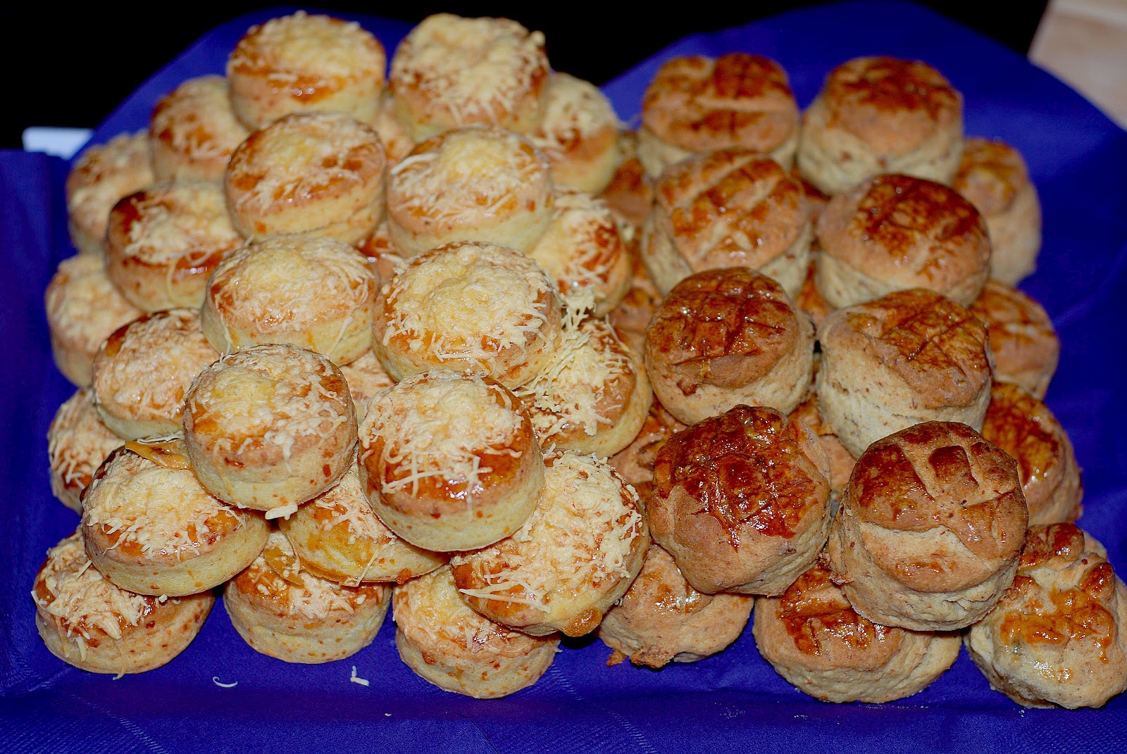 Bitter-Sweet Bakery: Crackling Scones/Tepertős Pogácsa