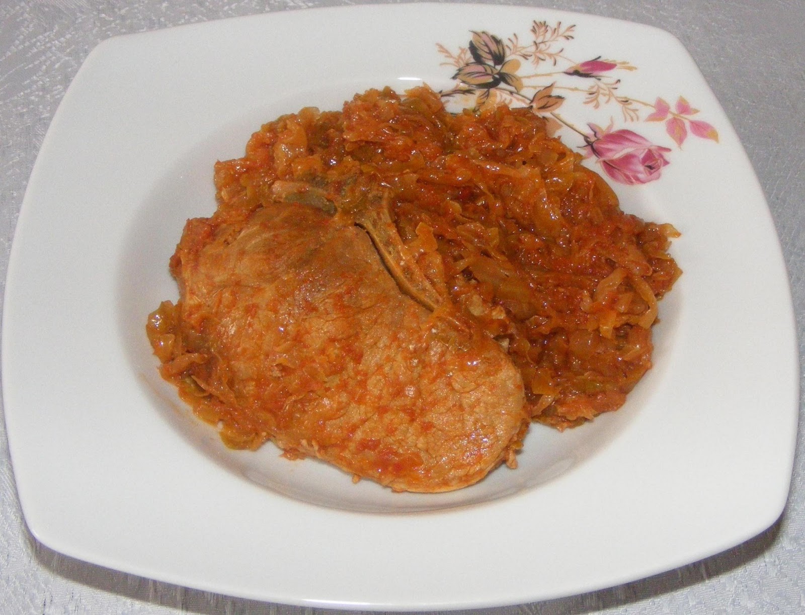 Varza dulce cu cotlet de porc | Preparatedevis.ro