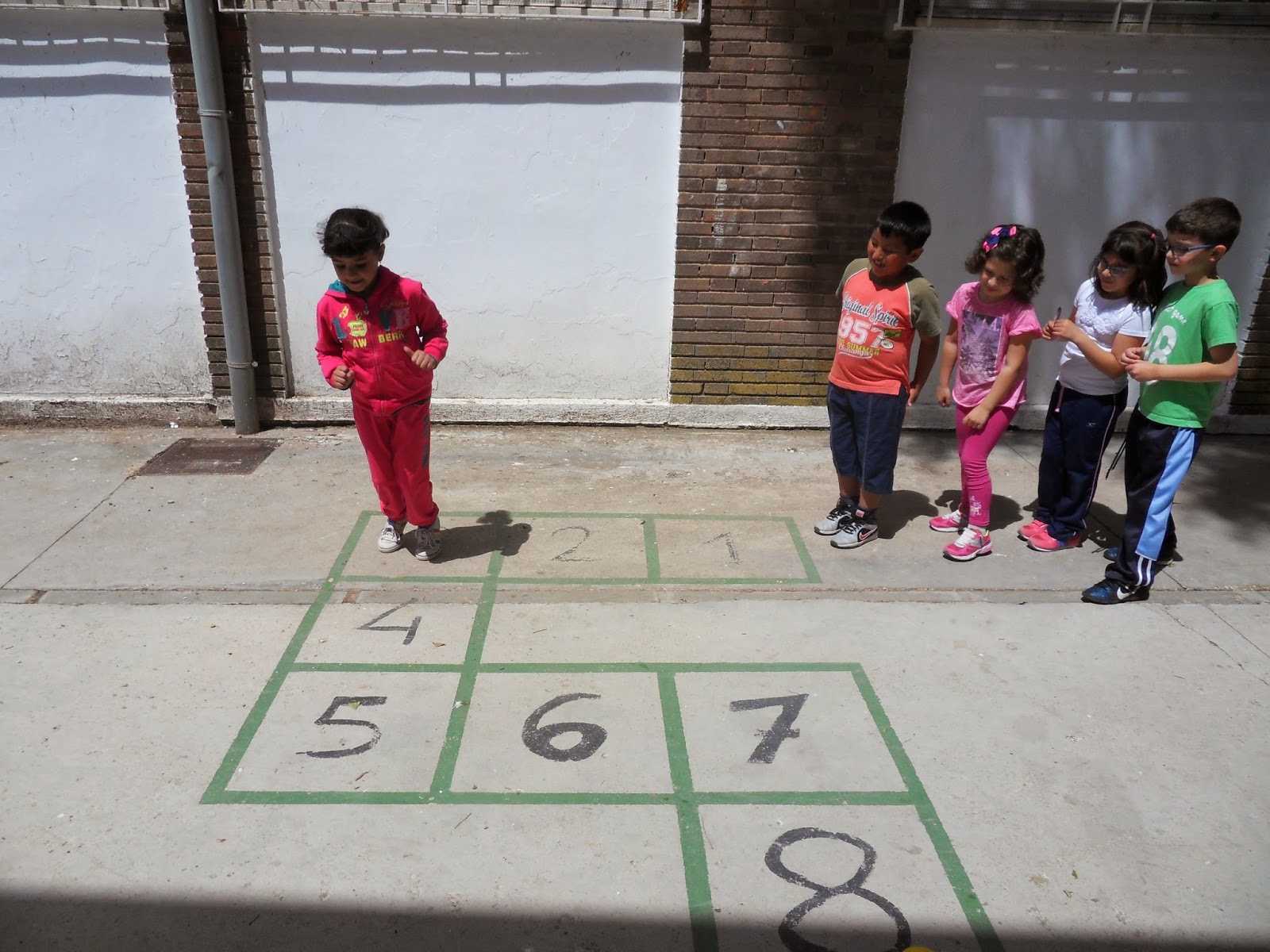 PES CEIP ALCES: Mes de los Juegos Populares: LA RAYUELA