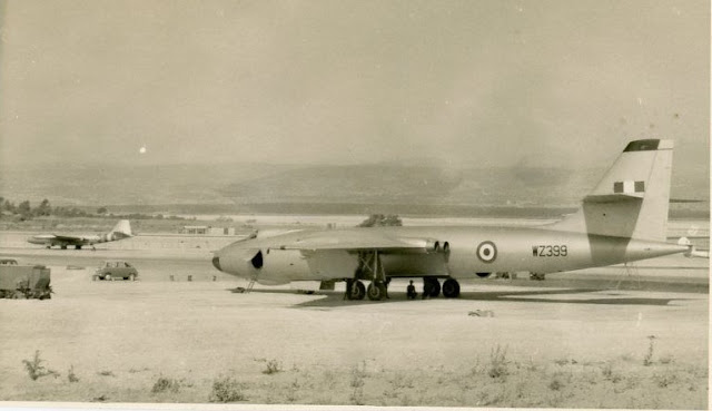 Jet & Prop by FalkeEins: Vickers Valiant XD 820 refuelling Handley Page ...