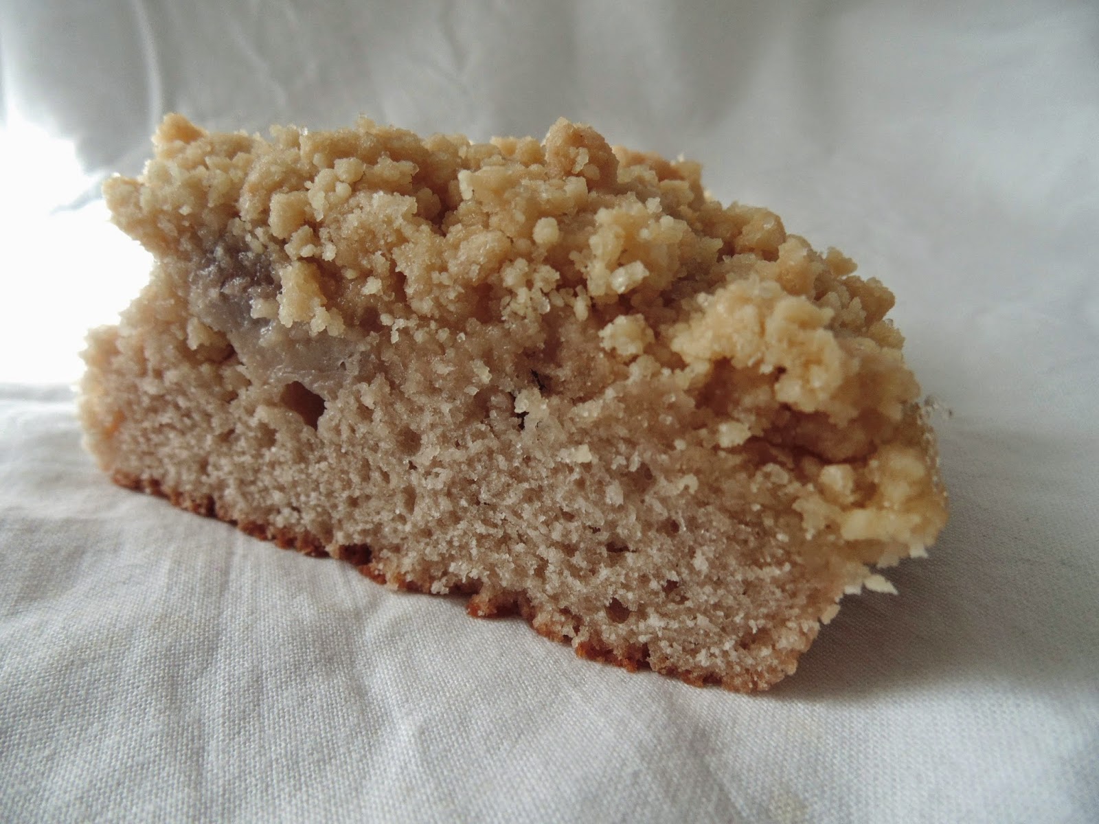 GATEAU GAGA - Love cakes: Gateau fraise banane et crumble à l'amande