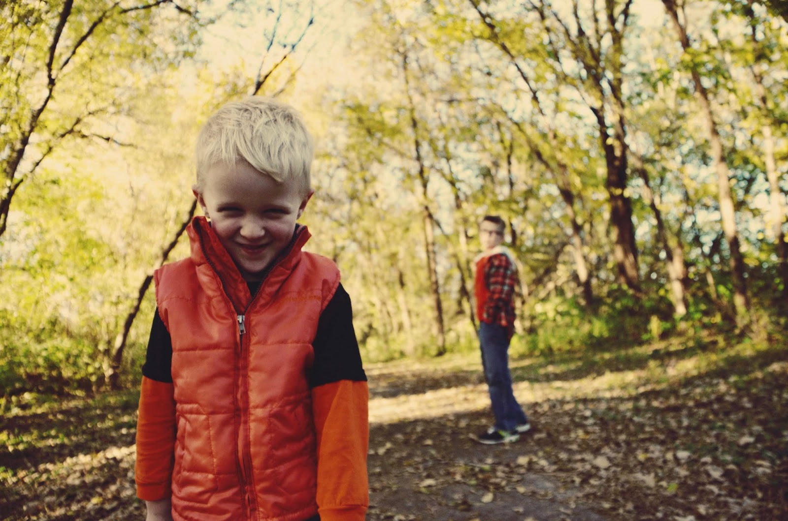 Take Beautiful Fall Photos of Your Kids