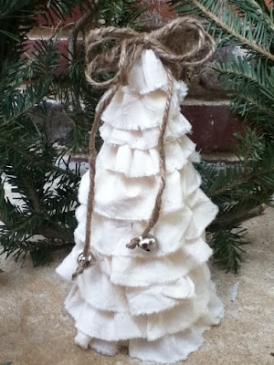The Creative Vault: Ruffled Muslin Trees {Tutorial}