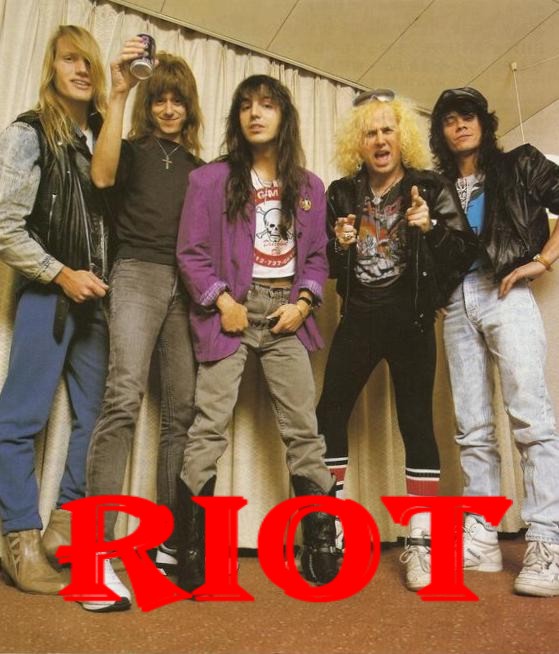 EL BUS MAS HEAVY ROCK: BIOGRAFIA RIOT "Programa 327"