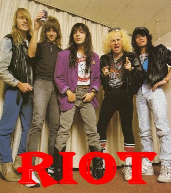 EL BUS MAS HEAVY ROCK: BIOGRAFIA RIOT "Programa 327"