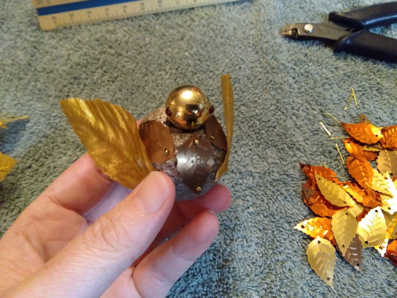 How to make a golden snidget from Harry Potter