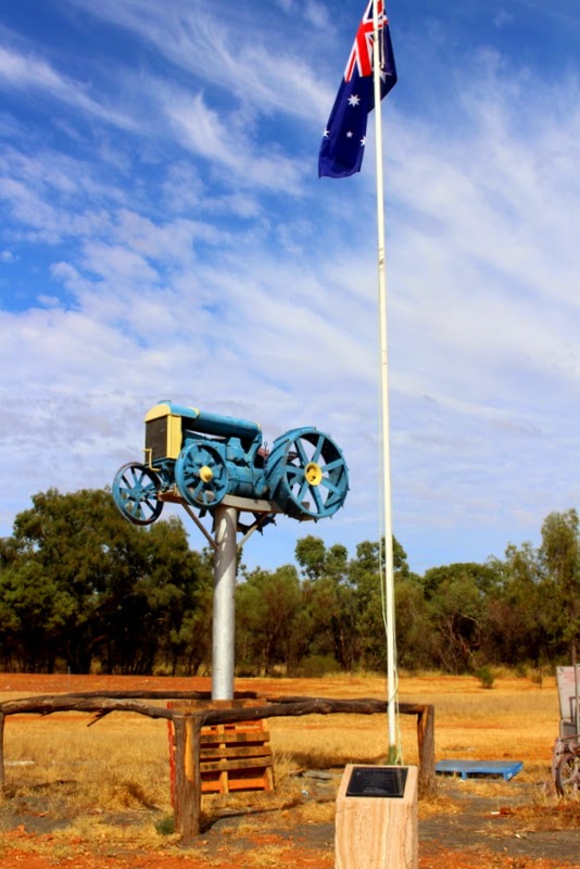 Travelling Around Australia: White Cliffs Outback NSW to Charleville ...