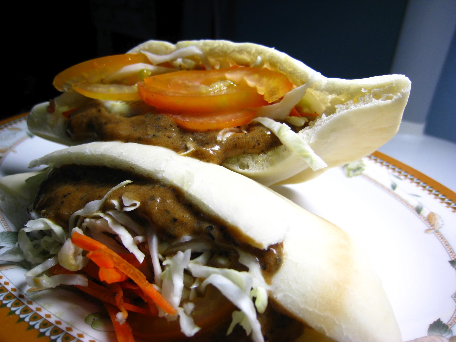 LifE Is BeaUtiFuL...: Kebab Roti Pita dengan Black Pepper Sauce