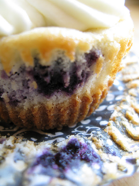 Blueberry Cheesecake Cupcakes