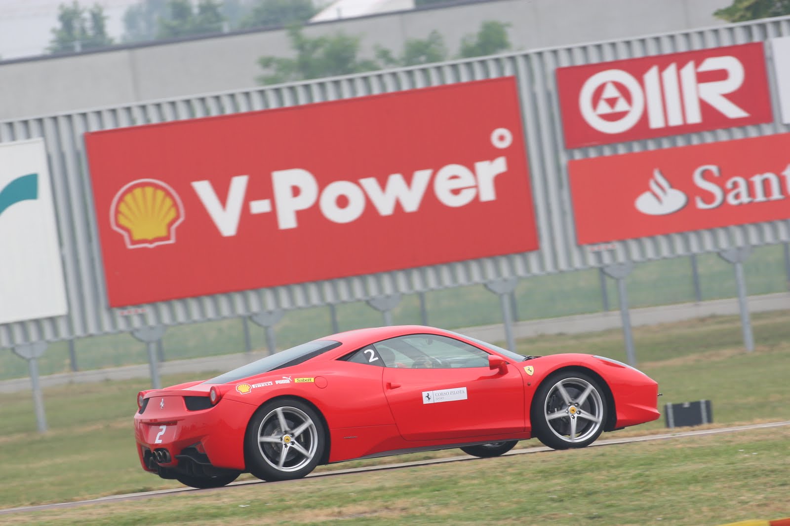 objectivelybiased: Shell and Ferrari an inspiring relationship
