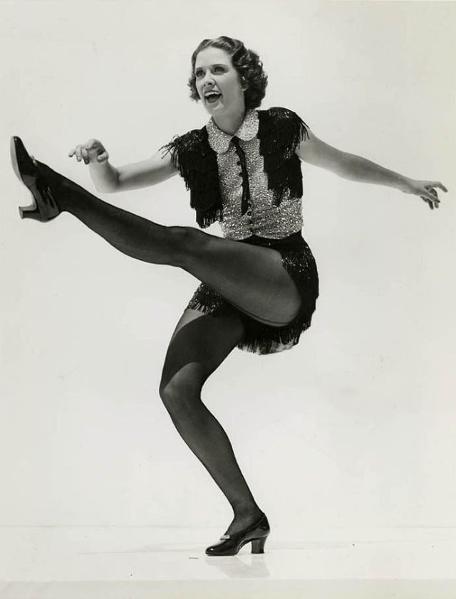 Queen of the Tap: 30 Fascinating Vintage Photographs Captured a Sexy ...