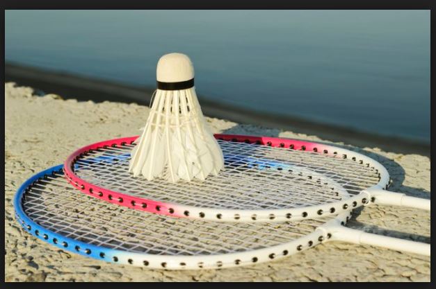 How a Badminton Racket Is Made | How to String a Badminton Racket ...