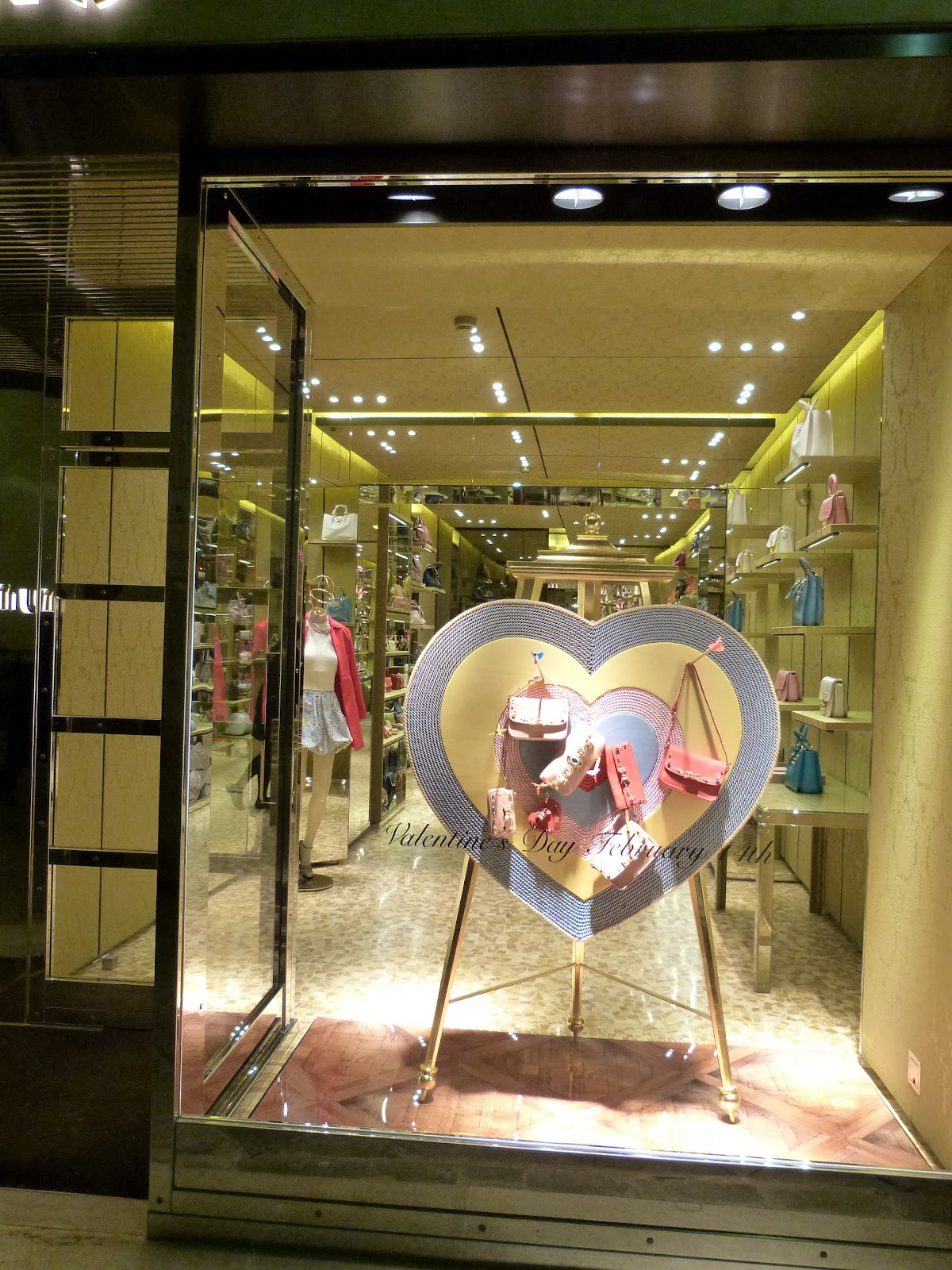 MoNa PiN uP: ESCAPARATES / WINDOWS SHOPS