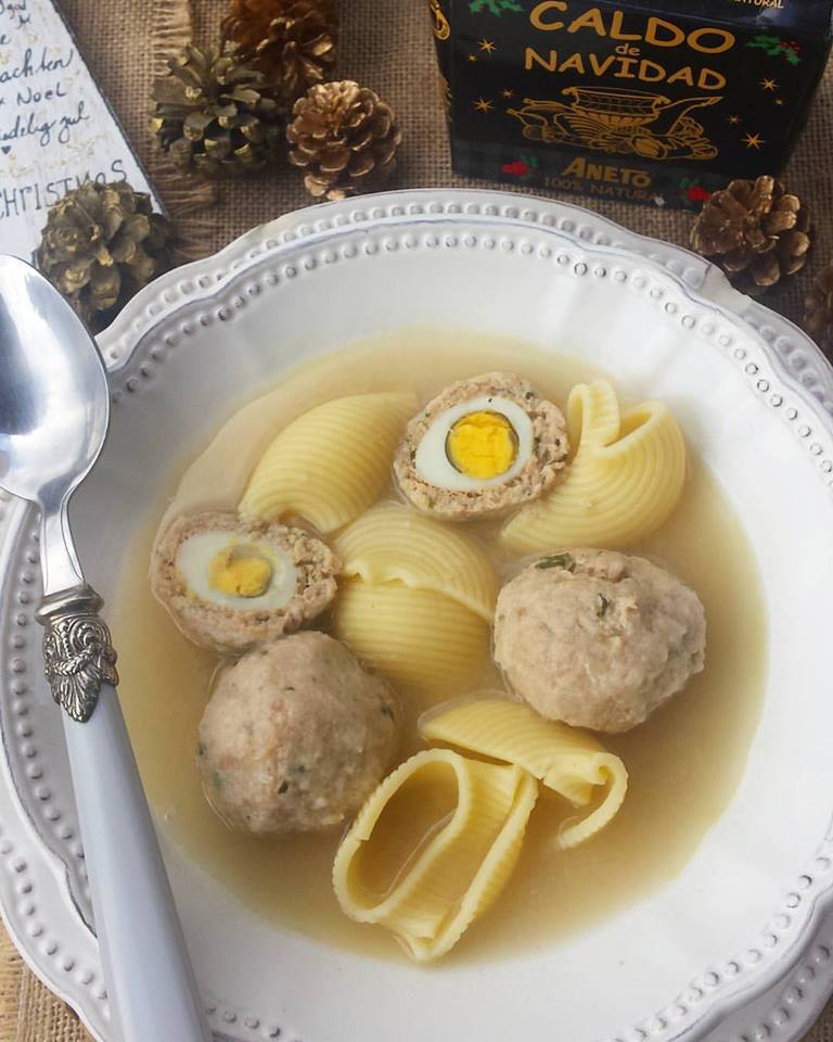 Les receptes que m'agraden: Caldo de Navidad con galets y “pelota” rellena