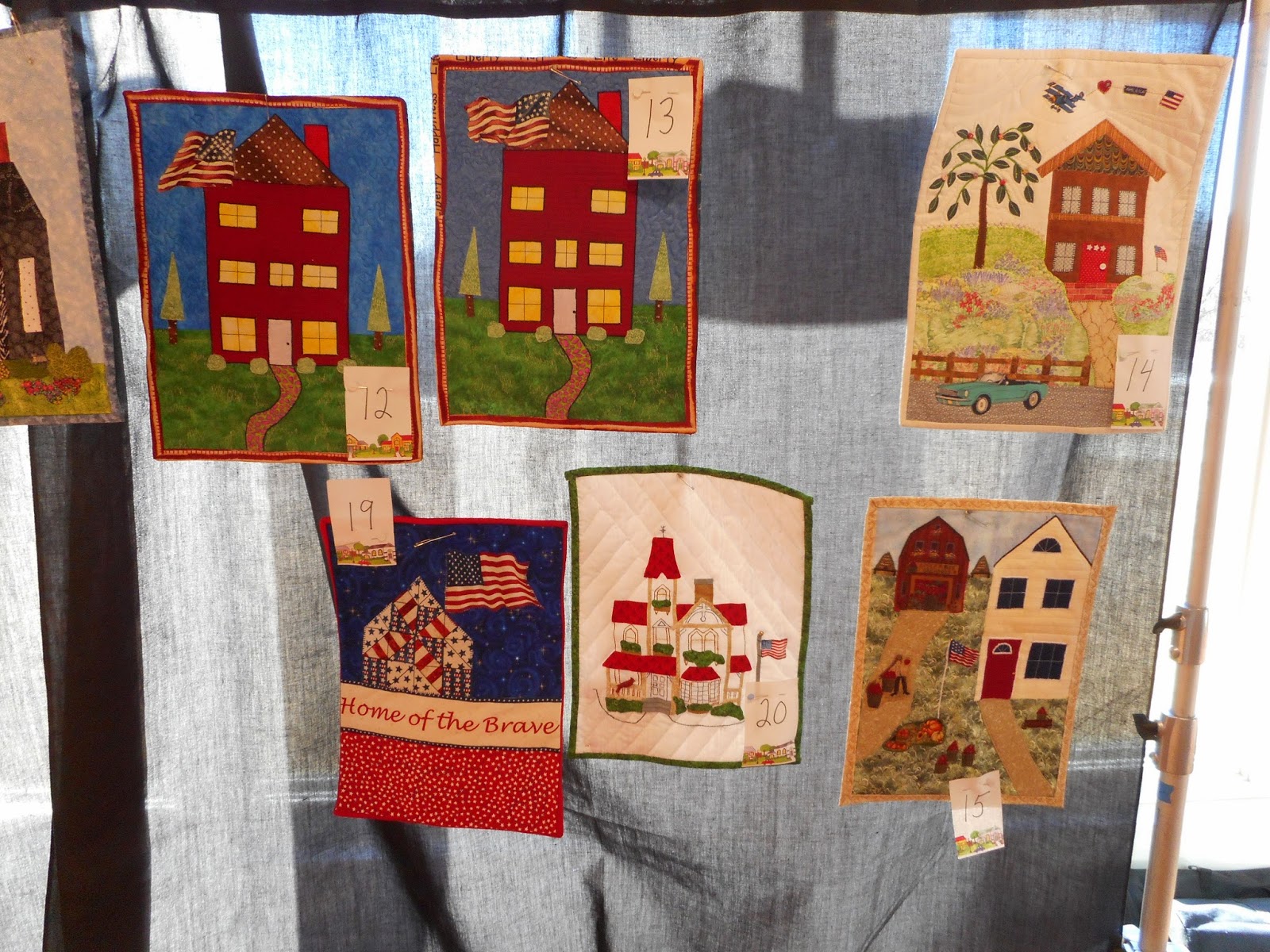 Pinkadot Quilts: Applique Circle Tutorial and Challenge Quilts