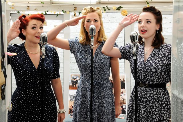 LouLou's Vintage Fair: The Three Belles