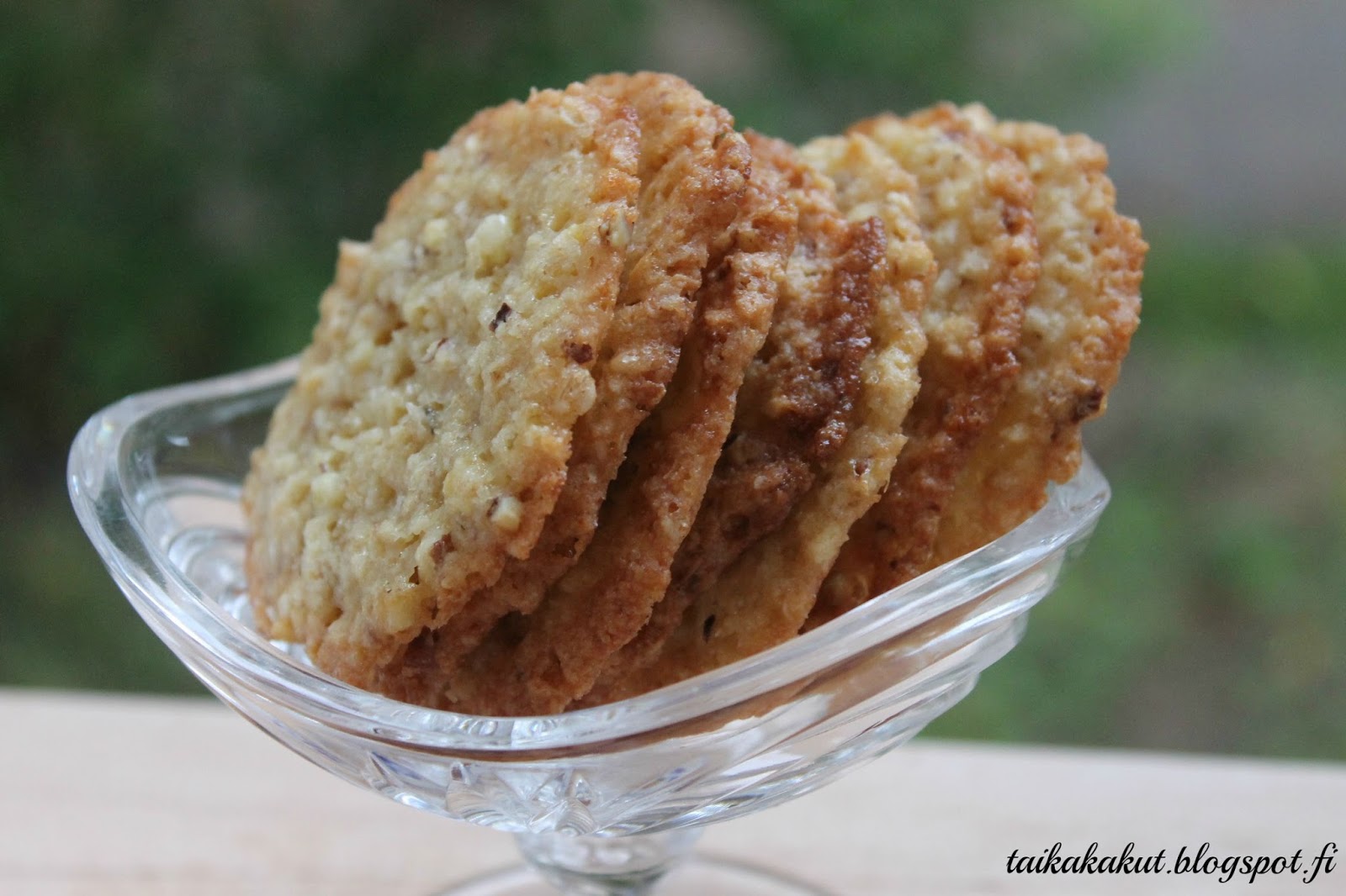 Tarun Taikakakut: Manteli-kaurakeksit