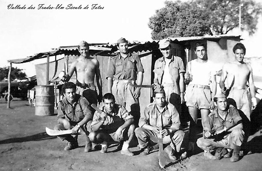 Vallado dos Frades-Um século de fotos: Armados de catana na Guerra ...